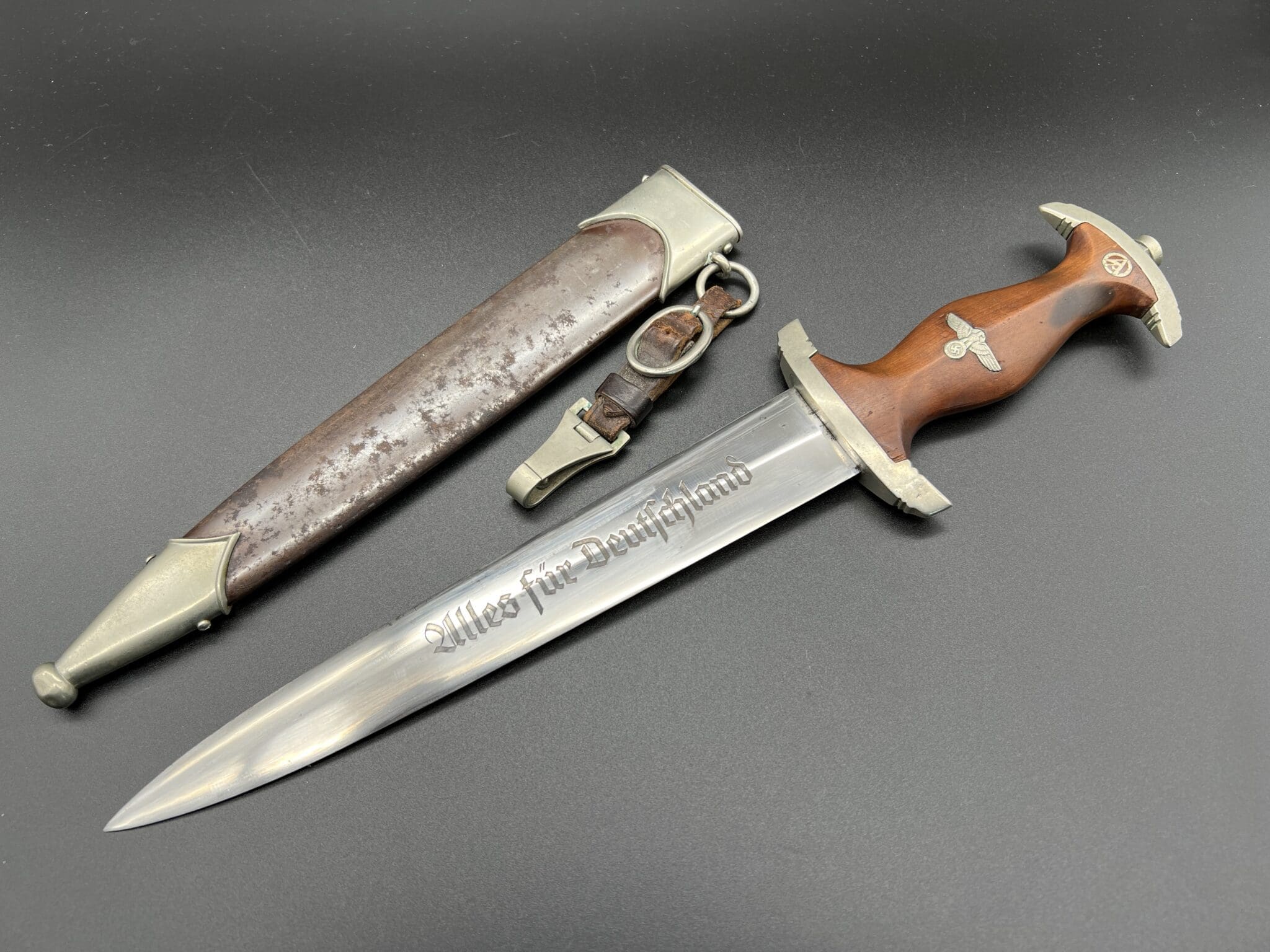 SA Daggers - Edged Militaria