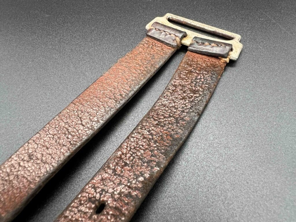 RAD dagger hangers - Edged Militaria