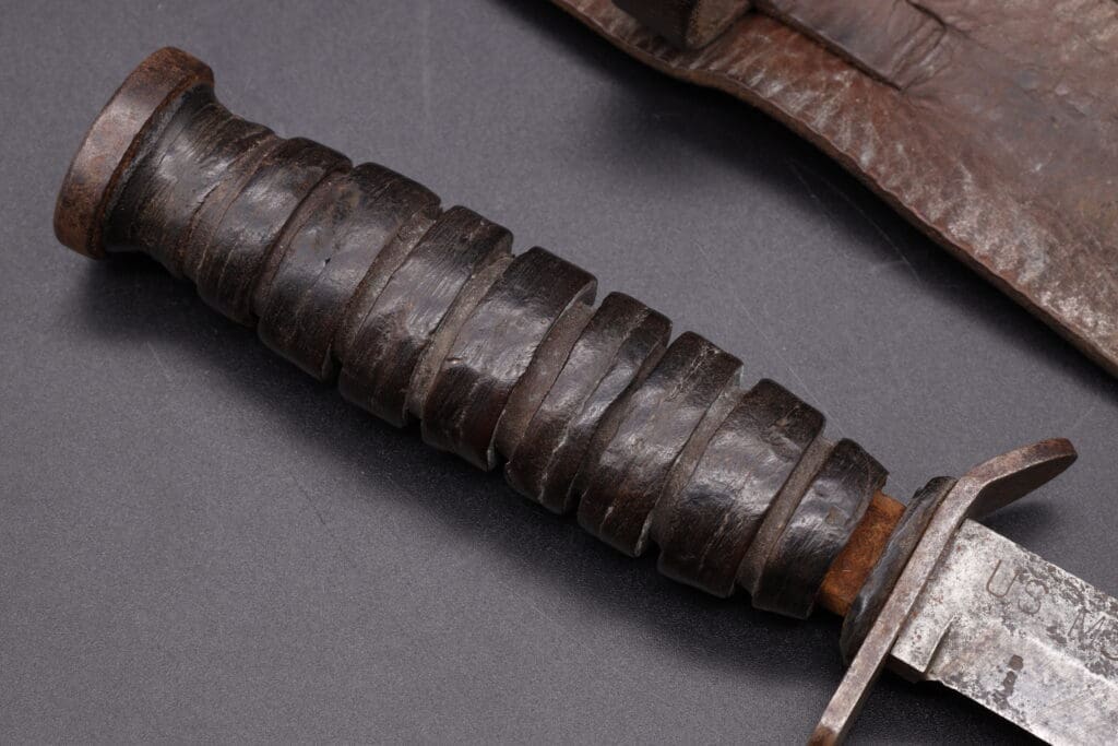 Rare US M3 Dagger Dated 1943 by Kinfolks with M6 Scabbard - Edged Militaria