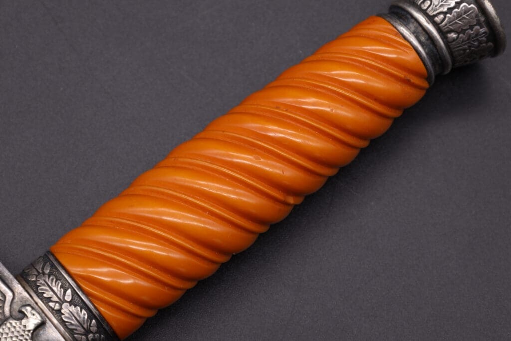 Slender grip Army dagger by WMW - Edged Militaria