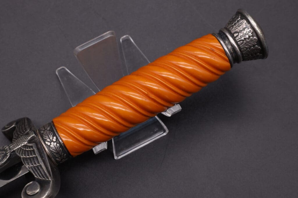 Slender grip Army dagger by WMW - Edged Militaria