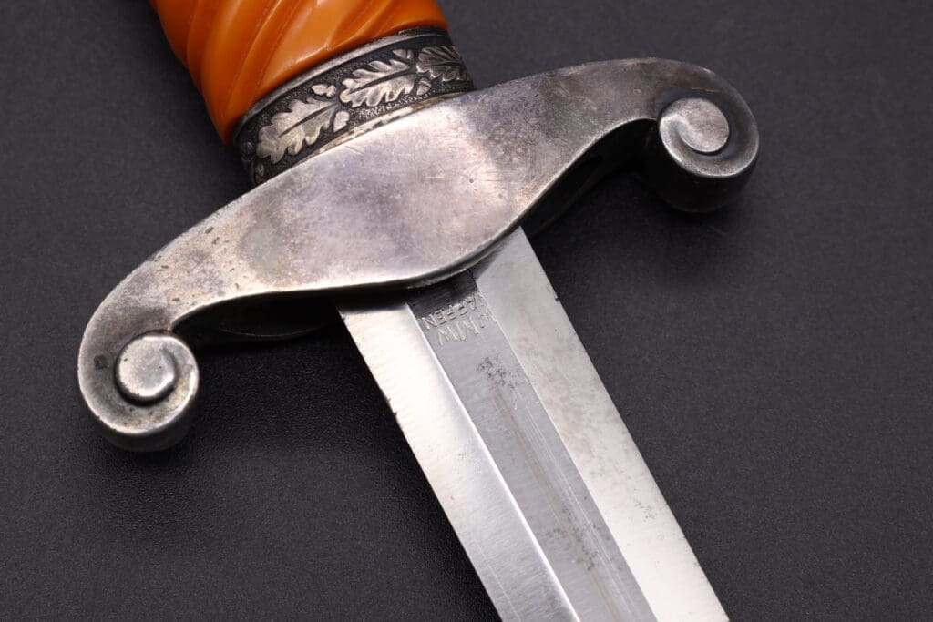 Slender grip Army dagger by WMW - Edged Militaria