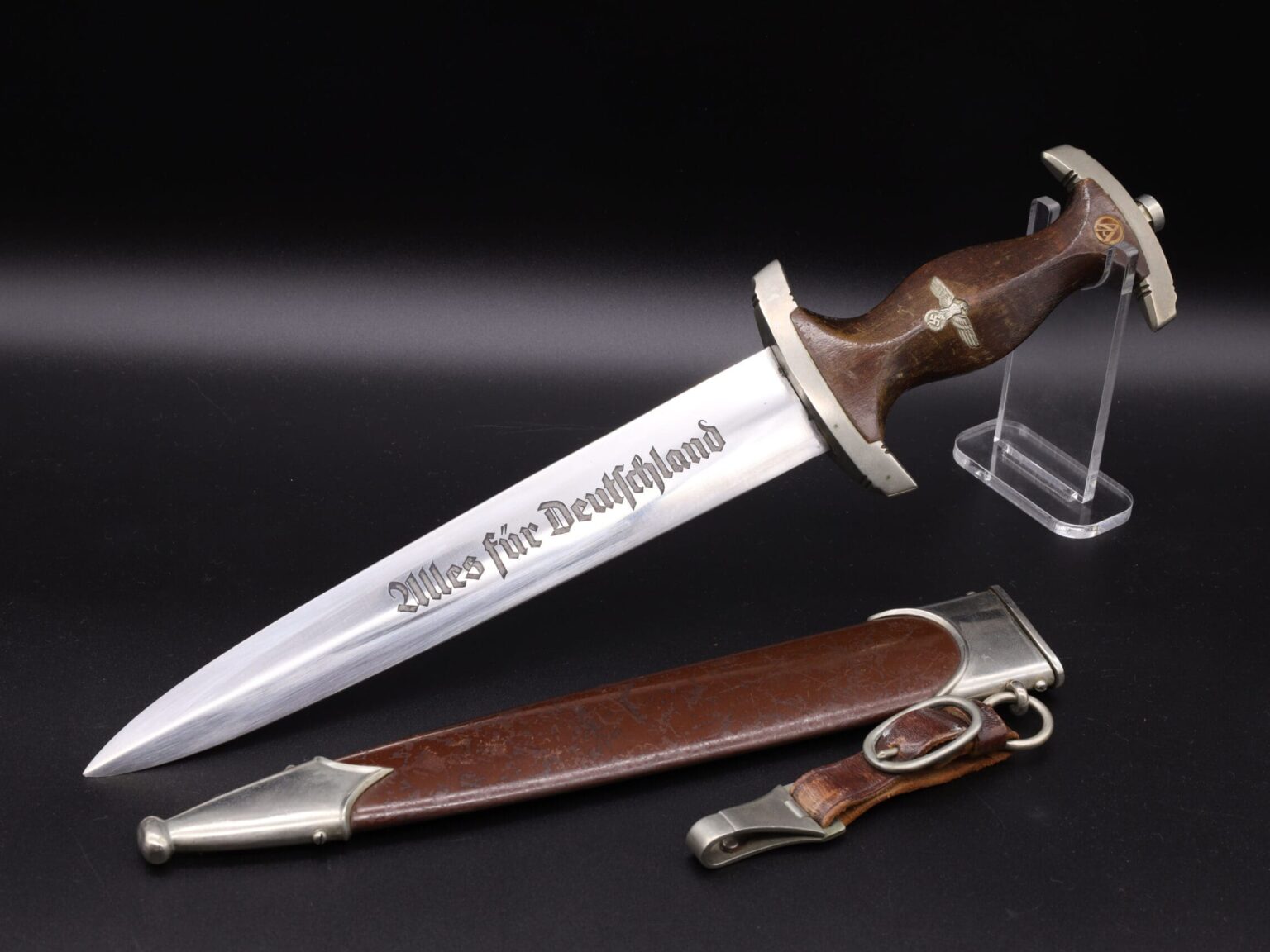 SA Daggers - Edged Militaria