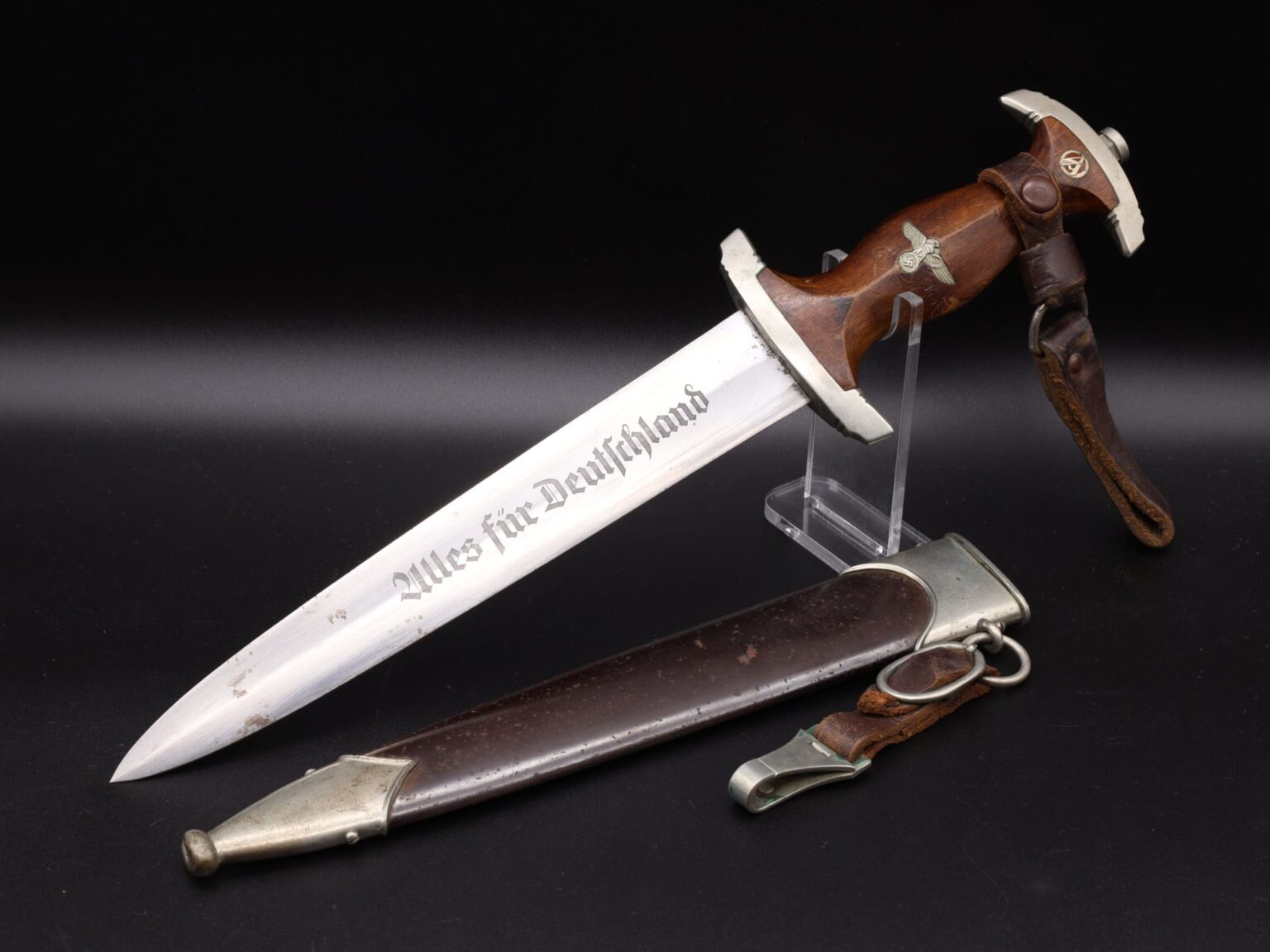 SA Daggers - Edged Militaria