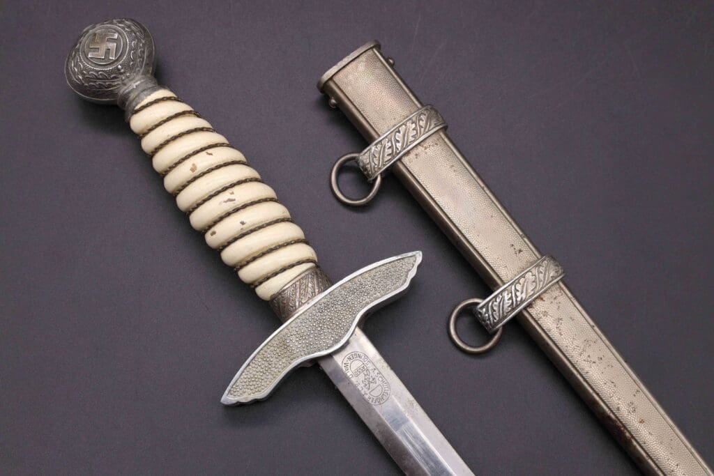 Rare Wooden grip M37 Luftwaffe dagger by Schüttelhofer - Edged Militaria