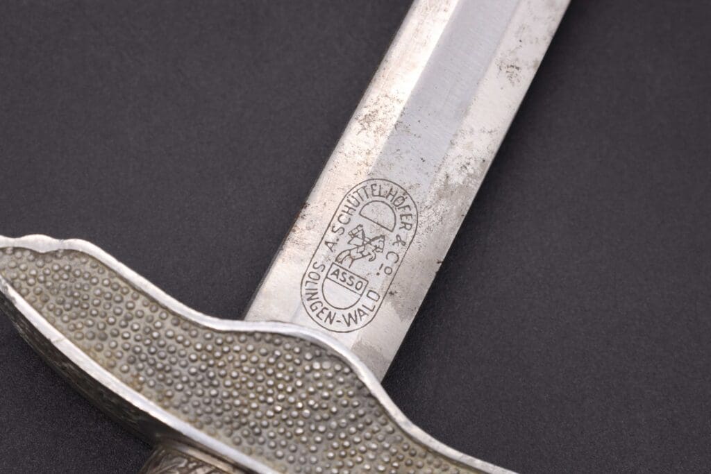 Rare Wooden grip M37 Luftwaffe dagger by Schüttelhofer - Edged Militaria